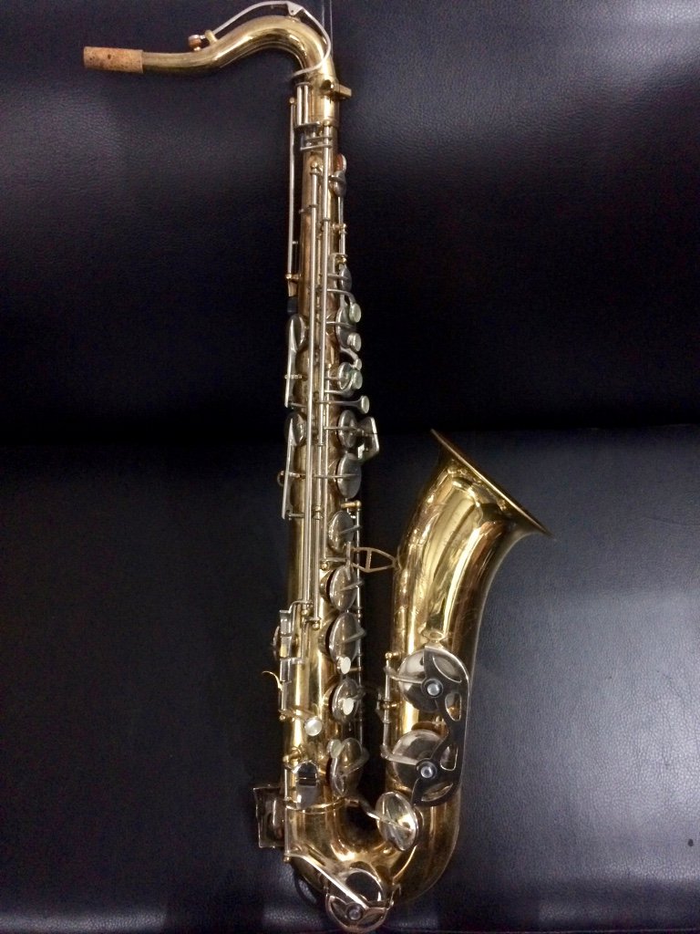 Triumph tenor saxophone 1 | Hanson Music & Arts