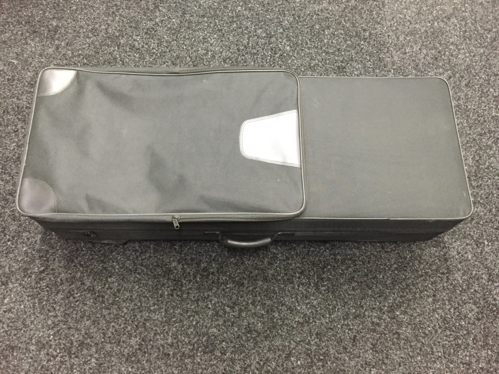 Universal baritone saxophone case 2 | Hanson Music & Arts